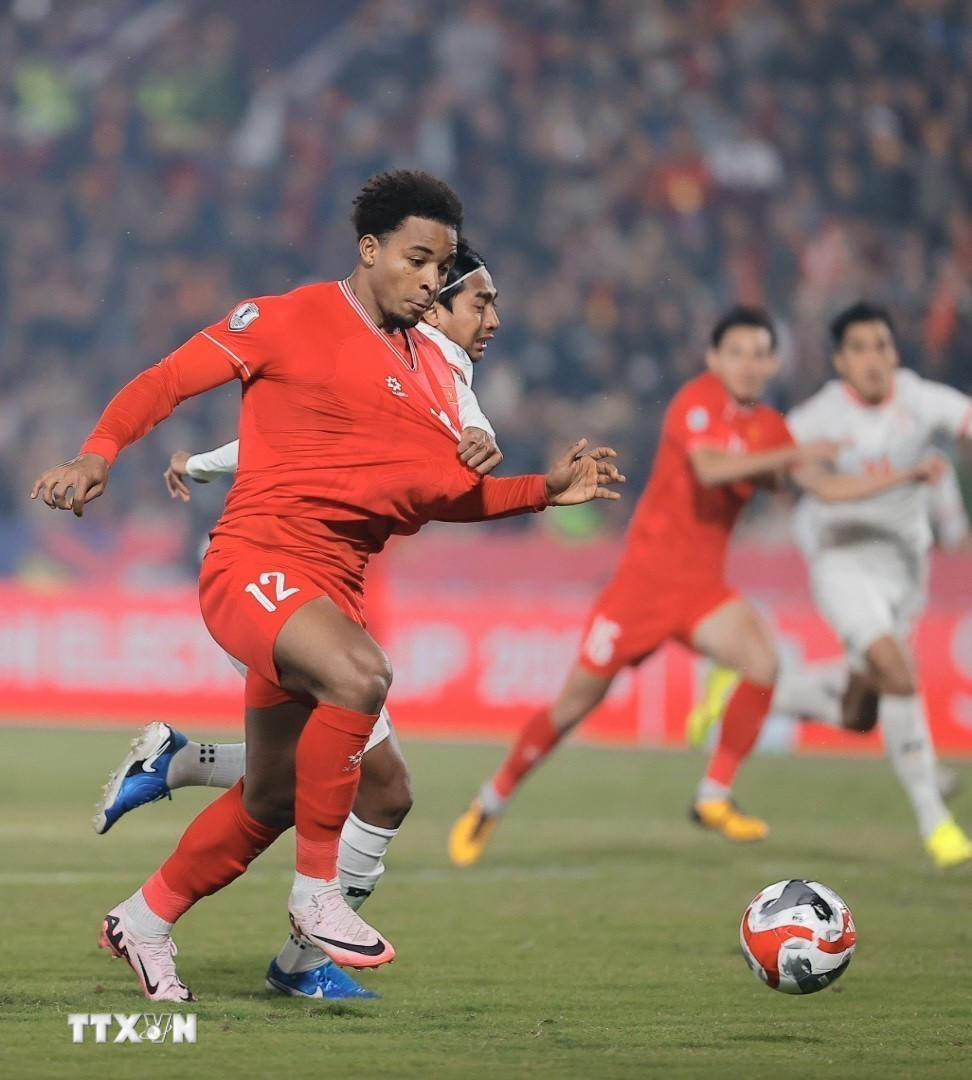 Nguyễn Xuân Son rực sáng, đưa Đội tuyển Việt Nam vào bán kết AFF Cup 2024 | Vietnam+ (VietnamPlus)