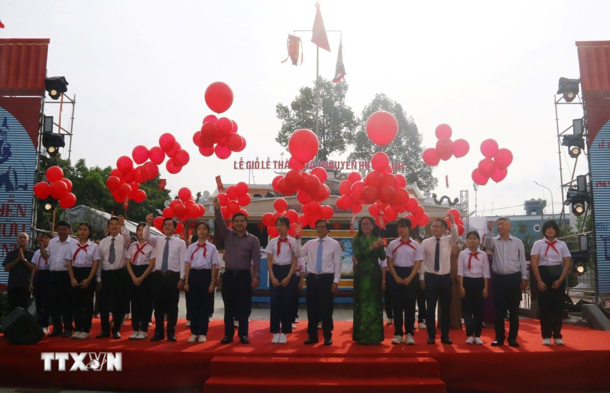 The death anniversary of Thanh Hau Nguyen Huu Canh is a National Intangible Cultural Heritage.