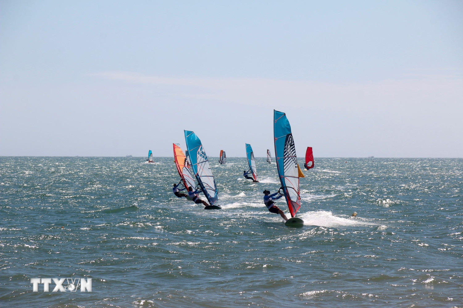 Mui Ne népszerű úti cél a nemzetközi turisták körében a kitesurfing ...