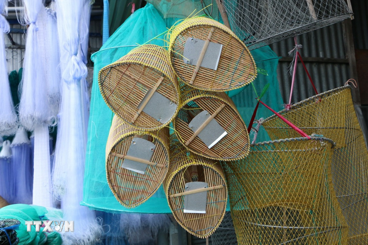 Cần Thơ: Làng nghề đan lưới Thơm Rơm nhộn nhịp vào mùa nước nổi - Tin ...