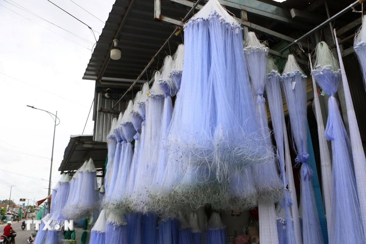 Cần Thơ: Làng nghề đan lưới Thơm Rơm nhộn nhịp vào mùa nước nổi - Tin ...