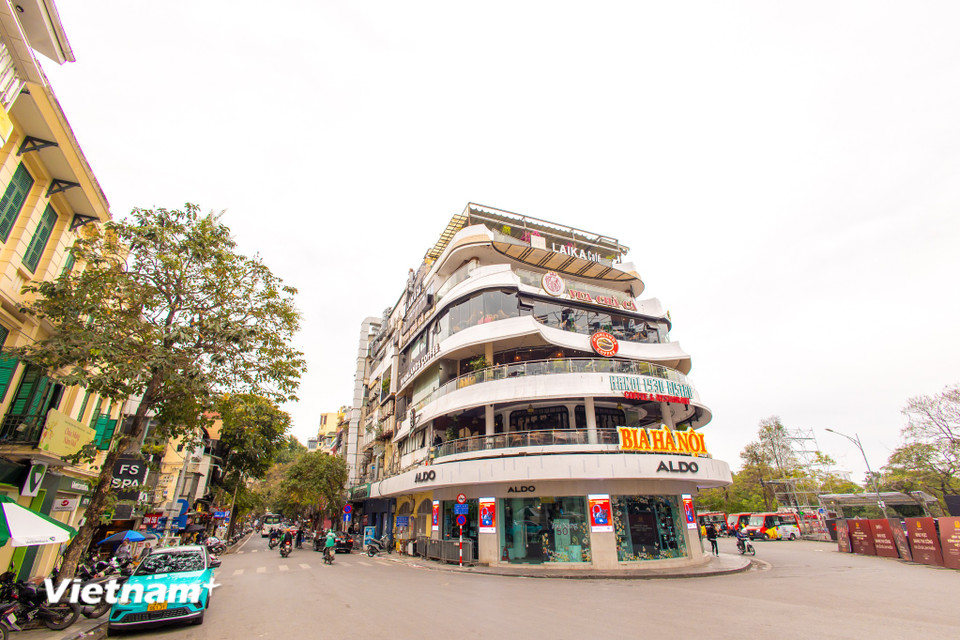 Toàn cảnh toà nhà Hàm Cá Mập trước khi phá dỡ | Vietnam+ (VietnamPlus)