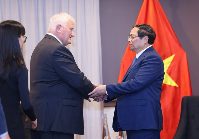 Việt Nam cam kết tạo mọi điều kiện thuận lợi cho các tập đoàn đầu tư ...