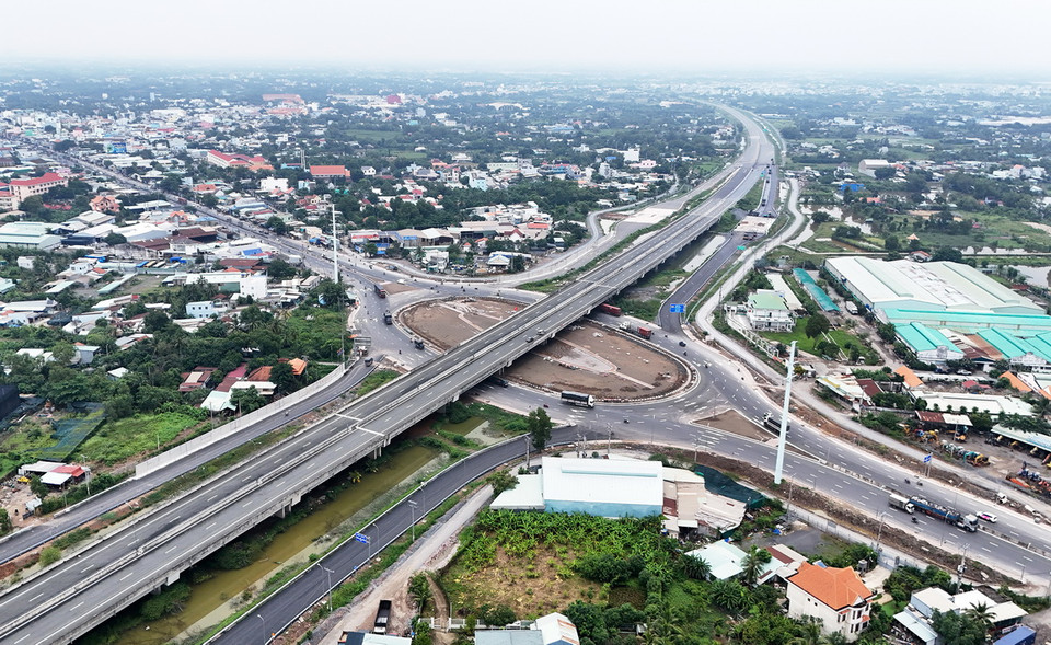 Cao tốc Bến Lức-Long Thành đoạn 3km dự kiến thông xe vào quý 4 | Vietnam+ (VietnamPlus)