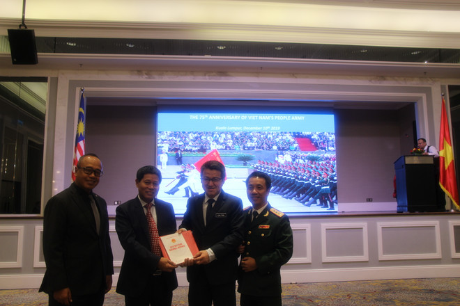 Kỷ niệm ngày thành lập Quân đội nhân dân Việt Nam tại Malaysia ...