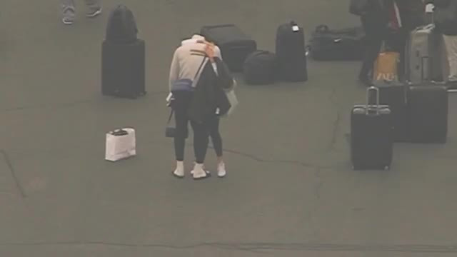 “THE MOMENT LEBRON JAMES KNEELED ON THE AIRPLANE FLOOR—AND THE MOMENT ...