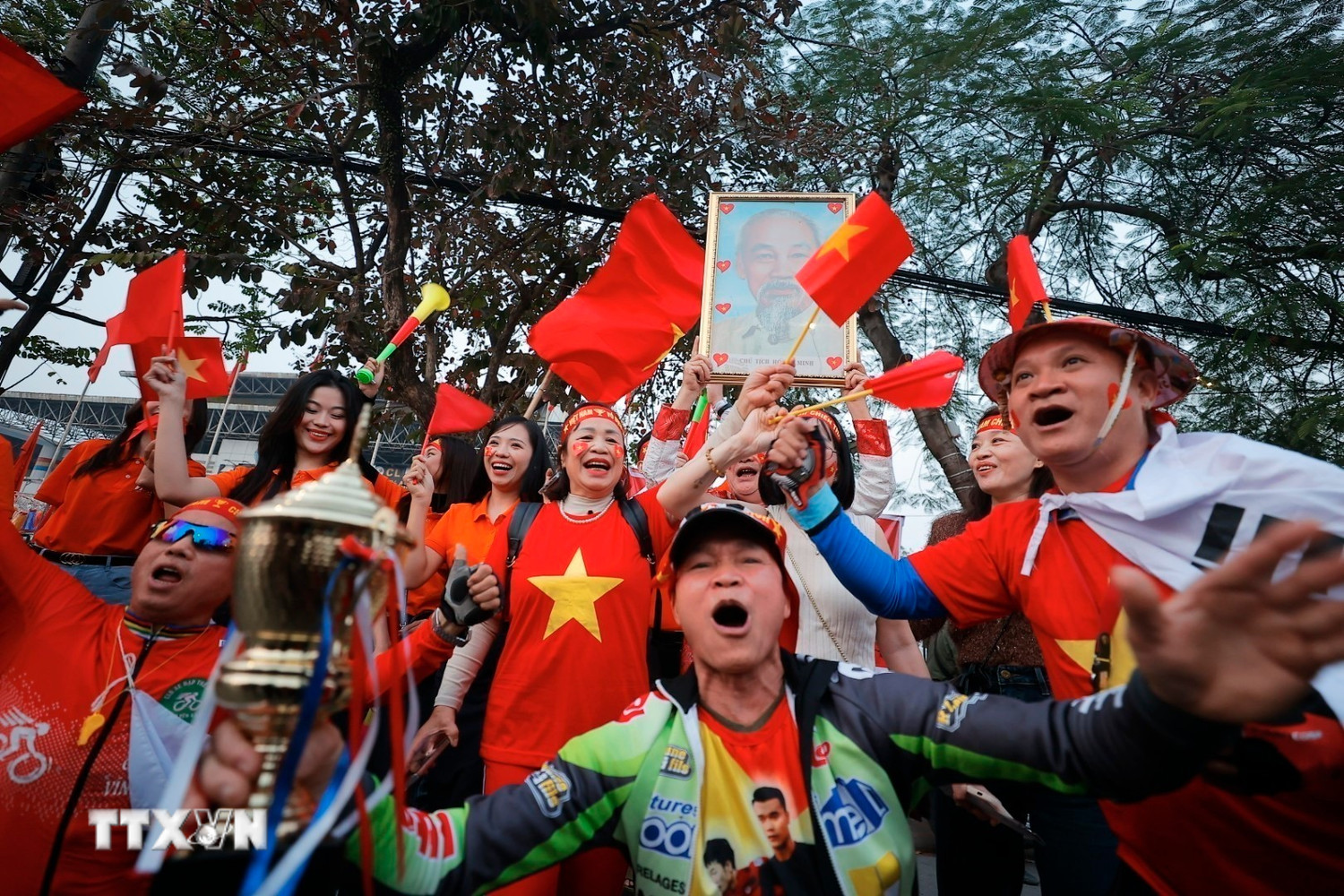 Chung kết lượt đi AFF Cup 2024: Việt Nam vs Thái Lan 2-1 | Vietnam+ ...