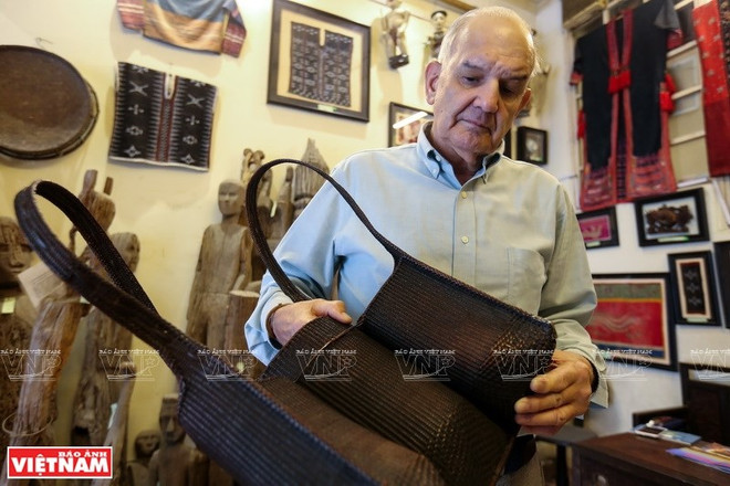 Bác sỹ Mỹ và tình yêu bất tận với văn hóa dân tộc thiểu số Việt Nam ...