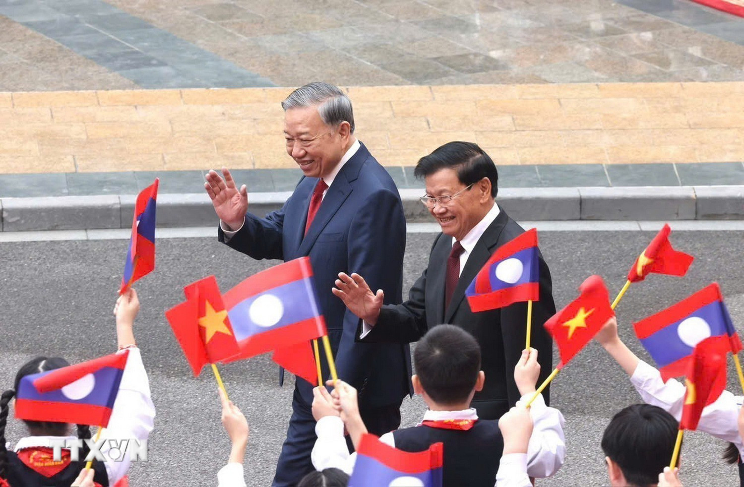 Sekretaris Jenderal To Lam memimpin upacara penyambutan untuk ...