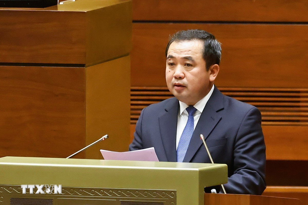 Clarify the basis for calculating land use fees and compensation when the State reclaims land.