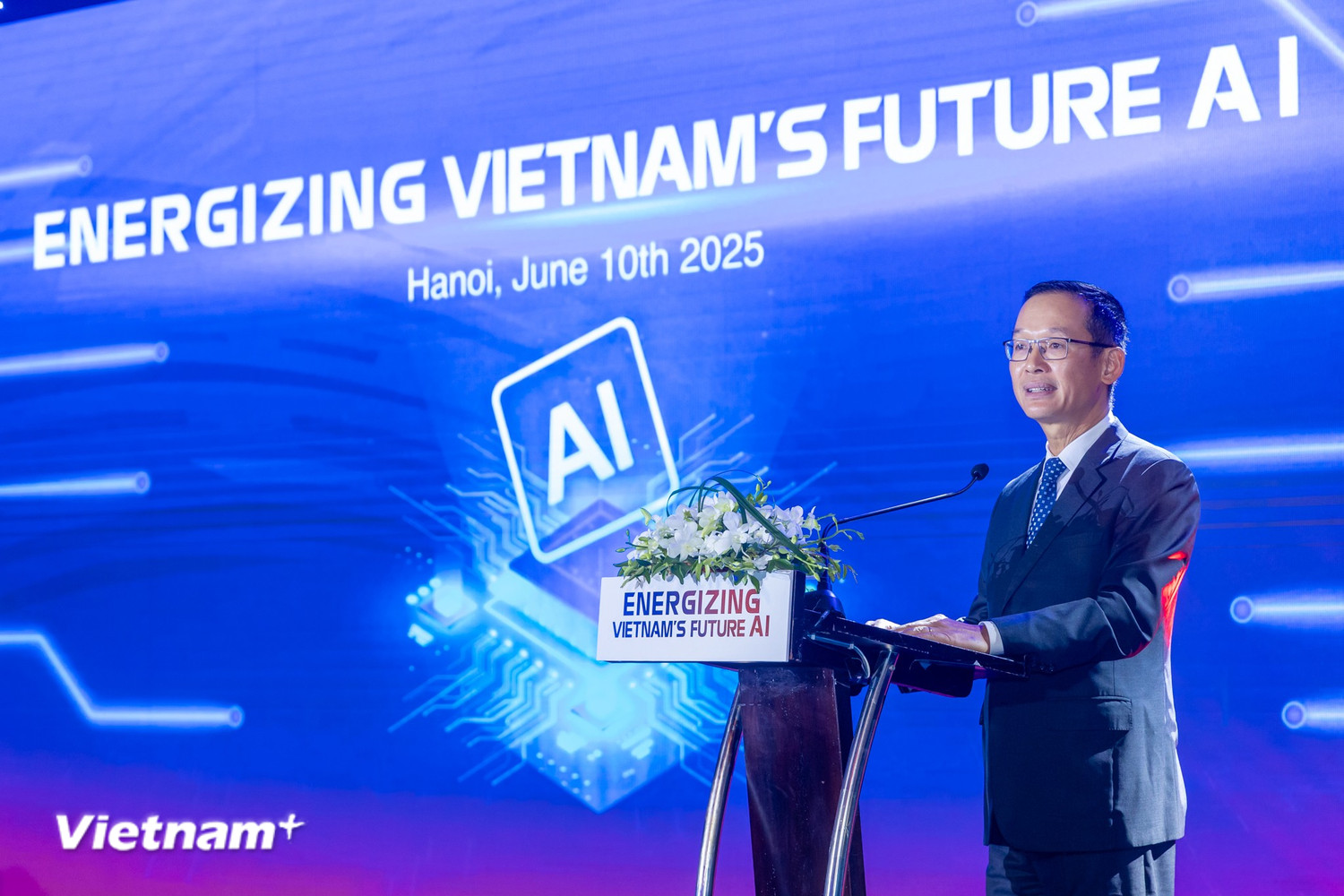 Qualcomm launches first AI Research and Development Center in Vietnam