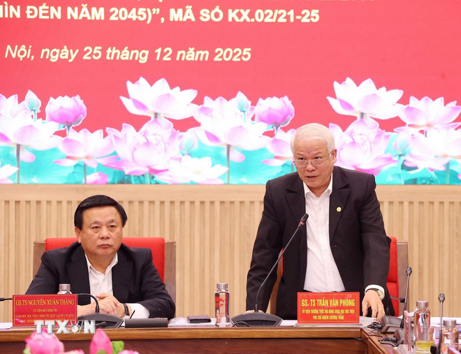 Supplementing the theoretical framework of the reform line is an ...