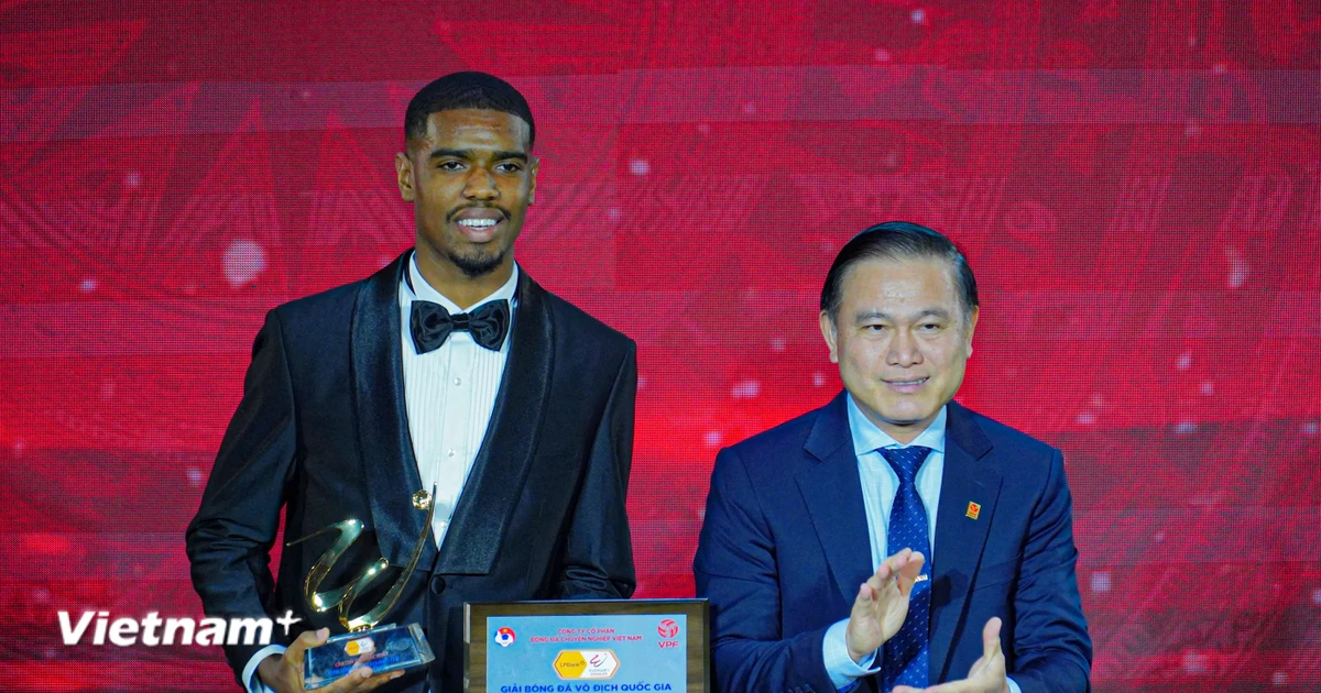 V-League Awards 2025: Alan Hà Nội Lập Hat-trick Giải Thưởng