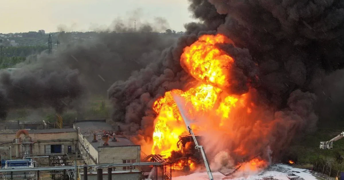 Nga - Ukraine tấn công huyết mạch năng lượng gây mất điện lớn | Vietnam+ (VietnamPlus)