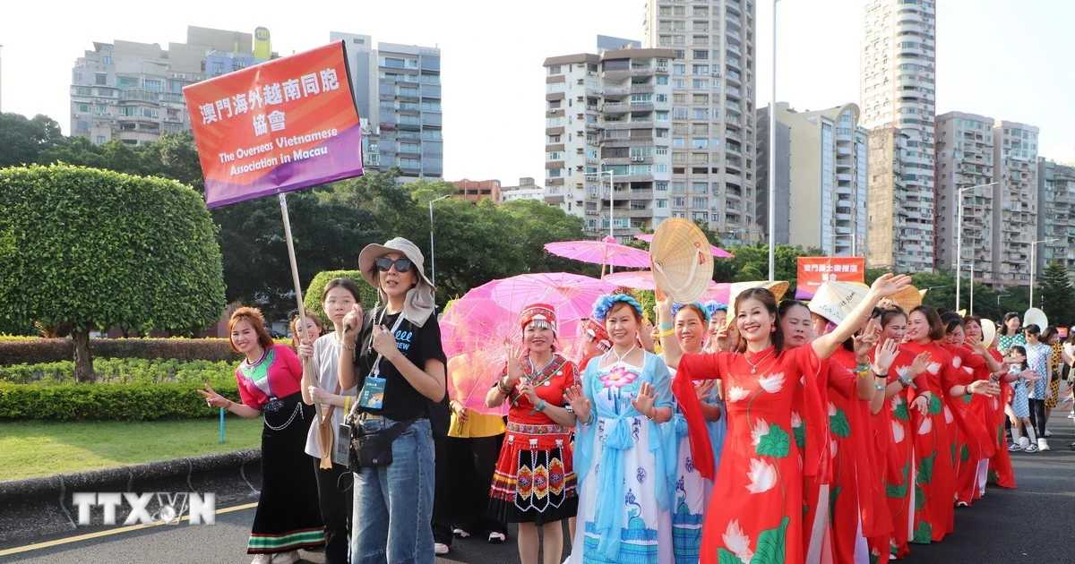 Việt Nam tham gia Carnival Macau