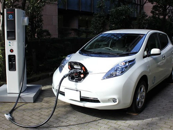 4 hãng xe Nhật lập công ty sản xuất bộ sạc cho xe điện | Vietnam+ ...