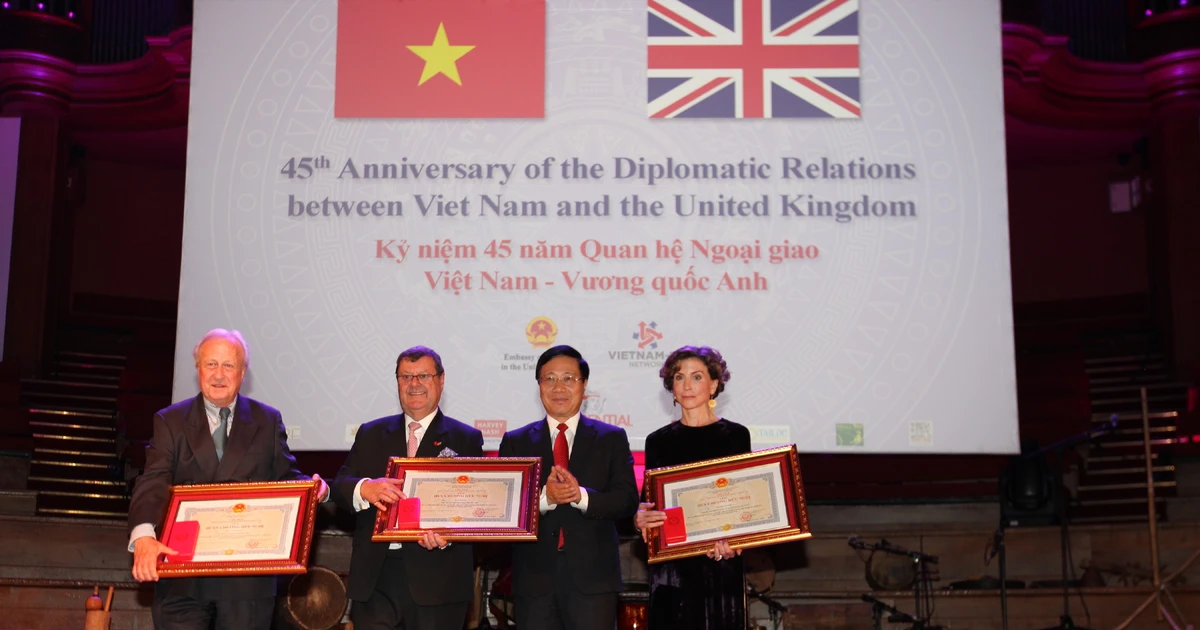Vinh danh những đóng góp Facing the World vì trẻ em tại Việt Nam ...
