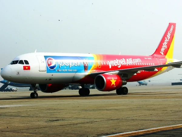 VietjetAir bán vé nhiều đường bay với giá 99.000 đồng | Vietnam+ ...