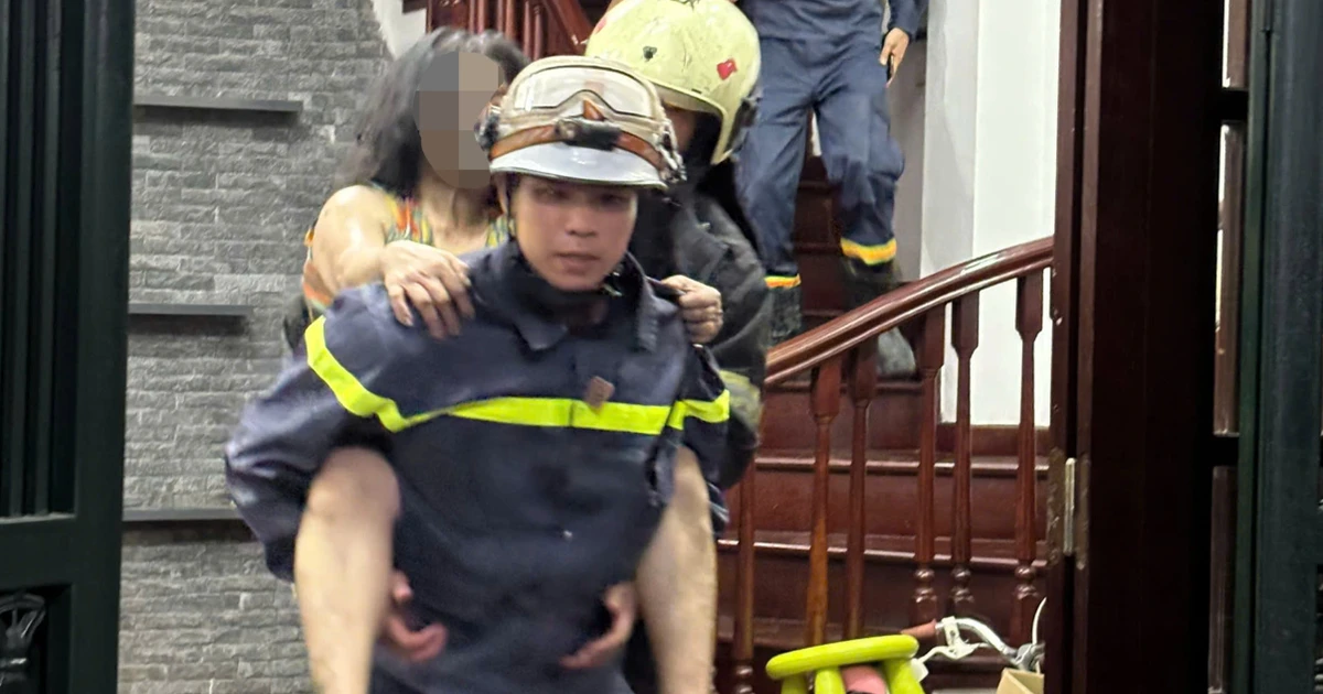 Hà Nội: Kịp thời dập tắt đám cháy nhà dân, giải cứu 4 người