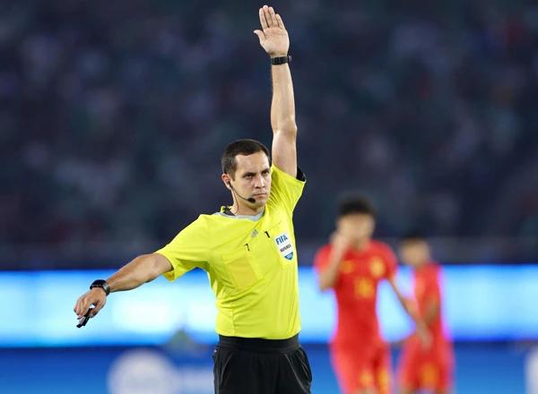 Lộ diện trọng tài bắt chính trận Đội tuyển Philippines-Việt Nam ...