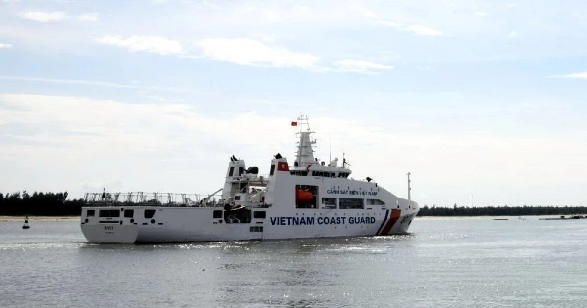 Tàu CSB 8002 chia sẻ kinh nghiệm với Lực lượng Bảo vệ bờ biển ...