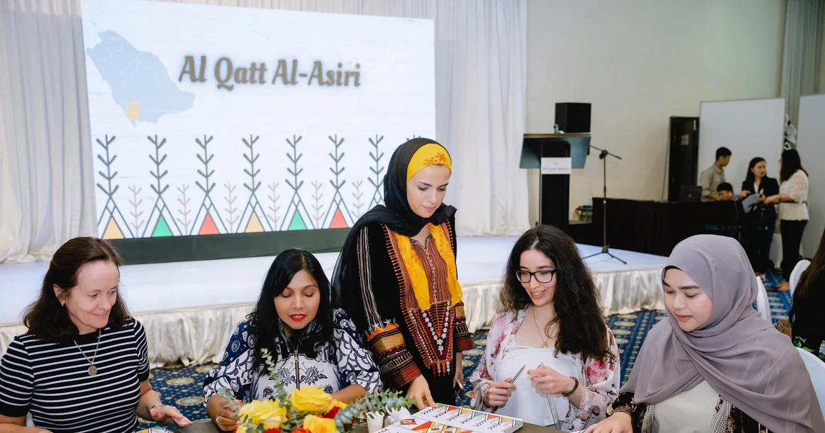 Trải nghiệm nghệ thuật Al-Qatt Al-Asiri độc đáo của Saudi Arabia ...