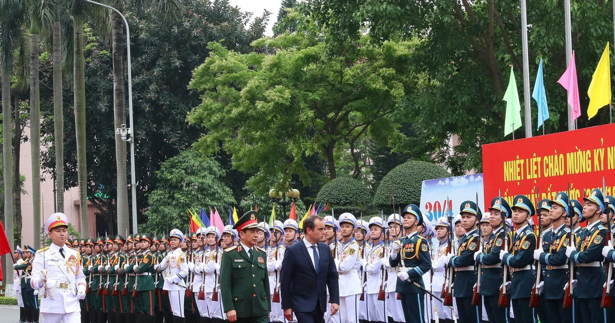 Bộ trưởng Quân đội Pháp Sébastien Lecornu thăm chính thức Việt Nam ...