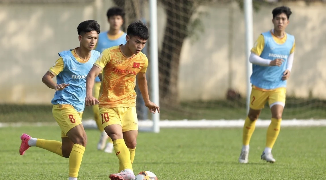 'Cháy vé' xem trận U22 Việt Nam-U22 Lào tại SEA Games 32 | Vietnam+ (VietnamPlus)