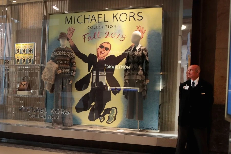 Michael Kors đổi tên sau khi hoàn tất thỏa thuận thâu tóm Versace ...