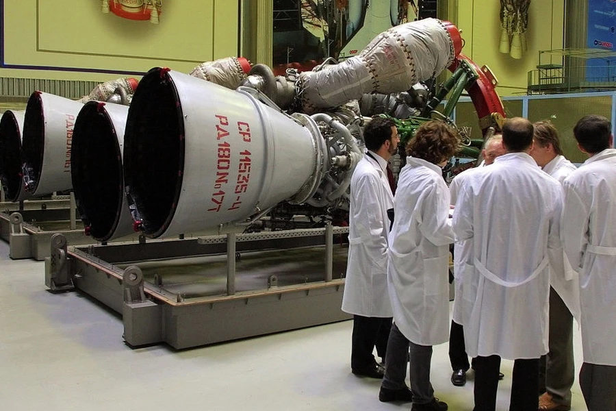 Thượng viện Mỹ nhất trí mua động cơ tên lửa RD-180 của Nga | Vietnam+ ...
