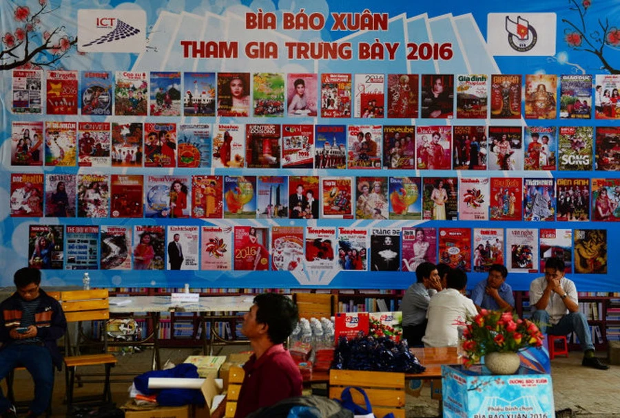 Hơn 70 ấn phẩm Xuân được giới thiệu tại Đường Báo Xuân 2016 | Vietnam+ (VietnamPlus)