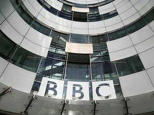Phóng viên BBC biểu tình phản đối giảm biên chế | Vietnam+ (VietnamPlus)