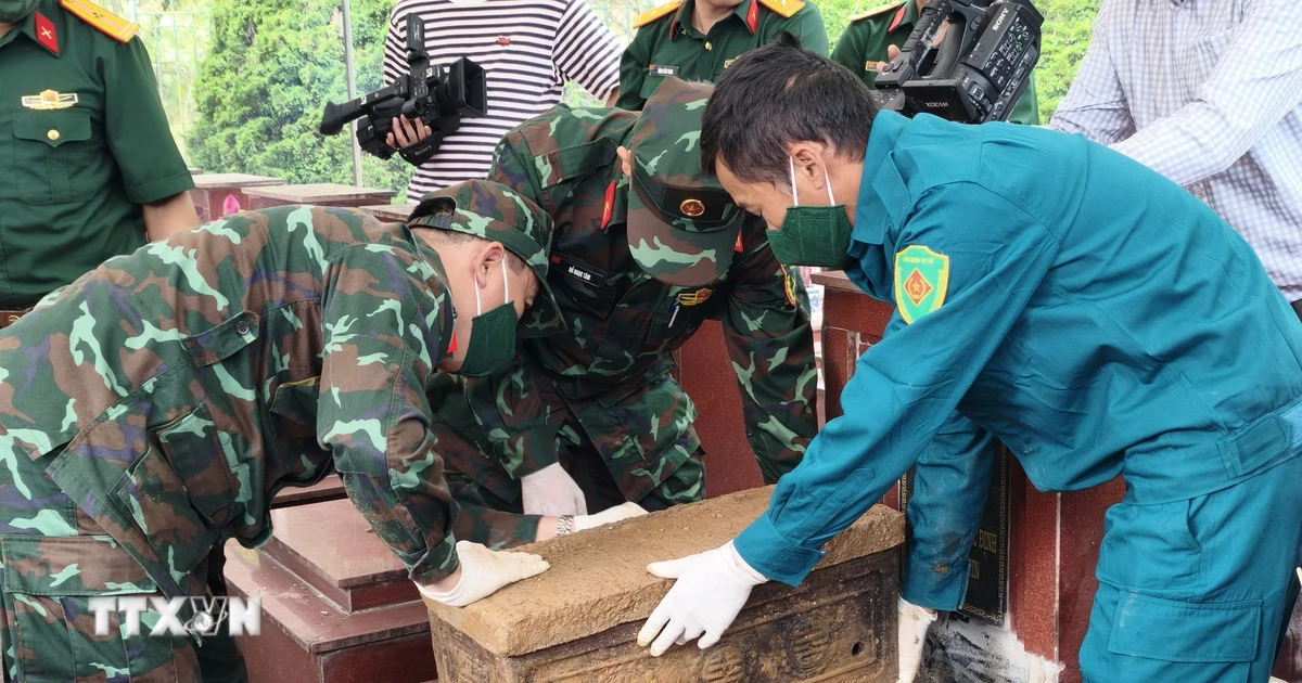 Tuyên Quang: Số hóa thông tin hài cốt liệt sỹ ở Nghĩa trang Quản Bạ