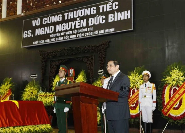 Lễ viếng, an táng đồng chí Nguyễn Đức Bình tại quê nhà Hà Tĩnh | Vietnam+ (VietnamPlus)