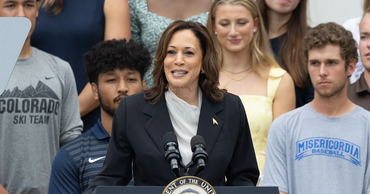 Thăm dò của CNN: Bà Kamala Harris thu hẹp khoảng cách với ông Donald ...