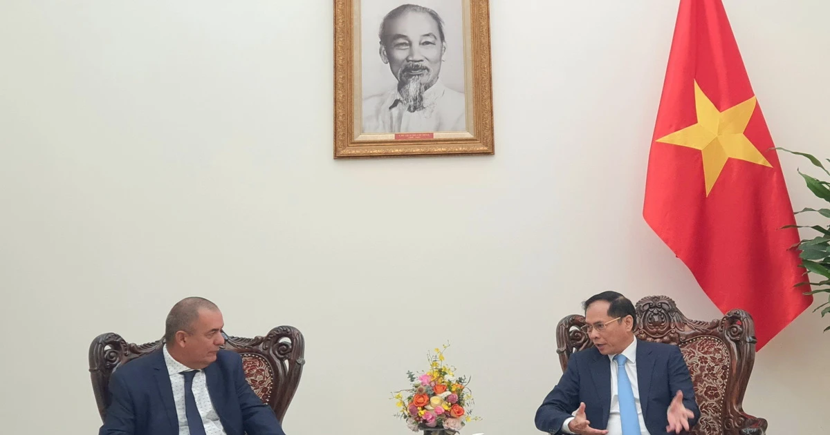 Việt Nam toàn tâm, toàn ý cùng Cuba dẫn dắt quan hệ hữu nghị hai nước ...