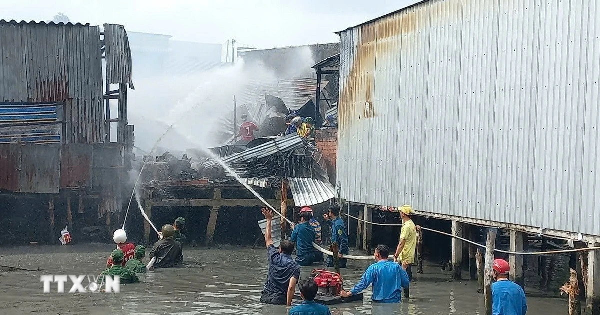Hỏa hoạn tại Cà Mau thiêu rụi nhiều nhà dân