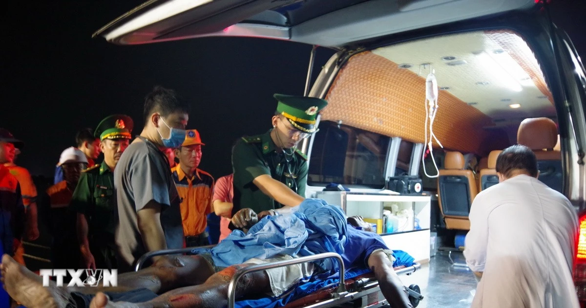 TP Hồ Chí Minh: Tàu cứu nạn đưa 20 thuyền viên tàu GT Unity về bờ an toàn | Vietnam+ (VietnamPlus)