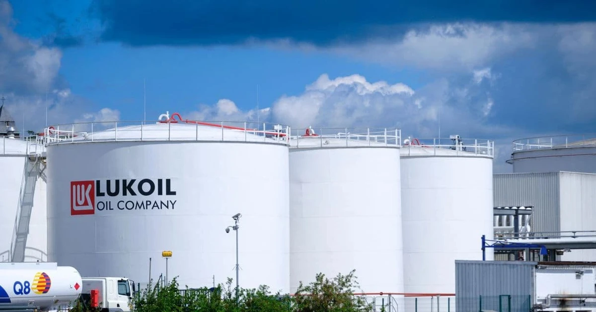 Tập đoàn dầu khí Lukoil của Nga xác nhận bán tài sản nước ngoài | Vietnam+ (VietnamPlus)