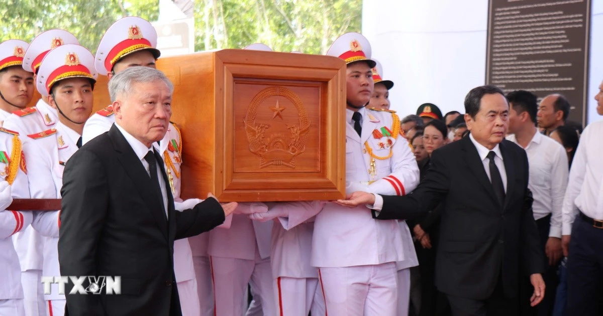 Lễ an táng nguyên Chủ tịch nước Trần Đức Lương tại Quảng Ngãi