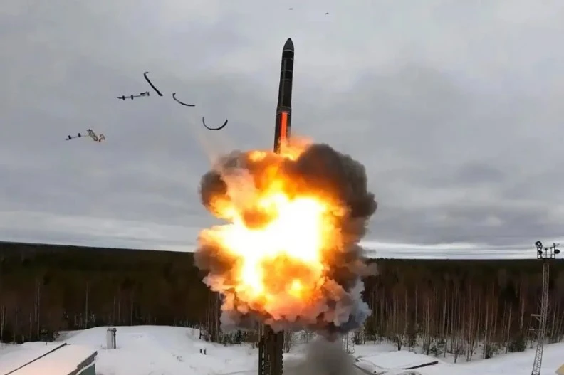 Tìm hiểu RS-26 Rubezh, tên lửa đạn đạo Nga dựa vào để chế tạo "sát thủ ...