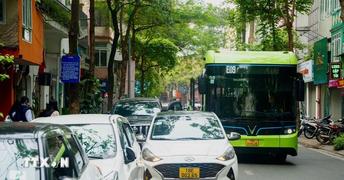 Hà Nội cấm xe tải, xe khách qua khu vực thi công cầu 72-II | Vietnam+ ...