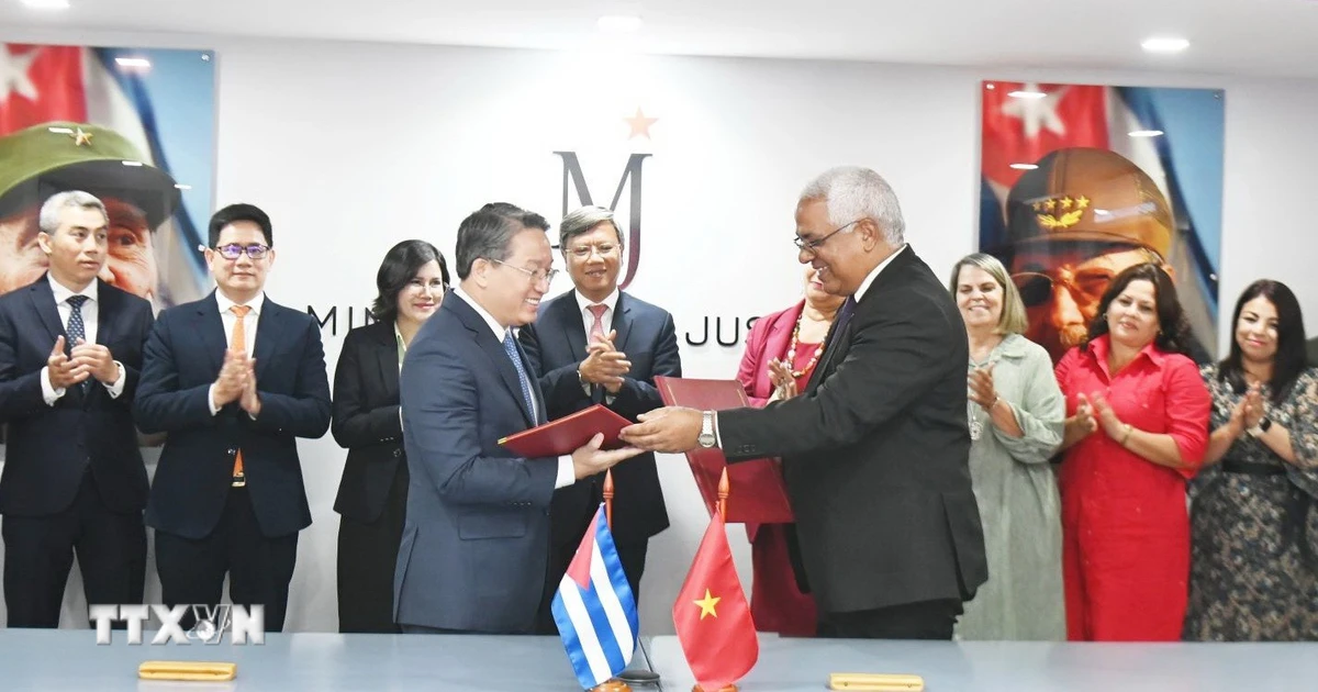 Việt Nam và Cuba ký thỏa thuận trong lĩnh vực tư pháp | Vietnam+ ...