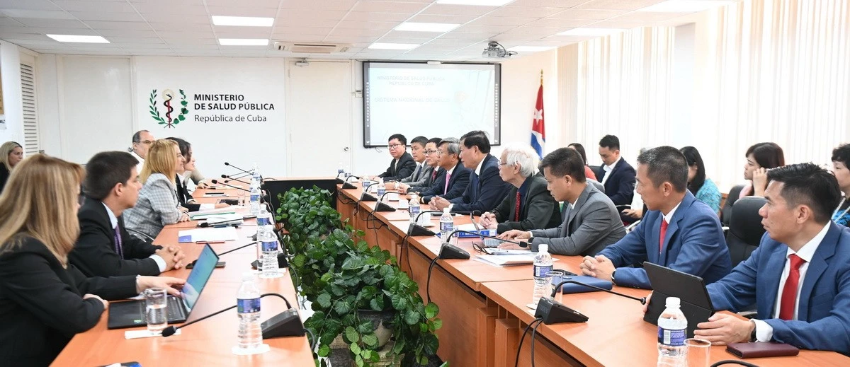 Việt Nam và Cuba tăng cường hợp tác trong lĩnh vực dược phẩm sinh học