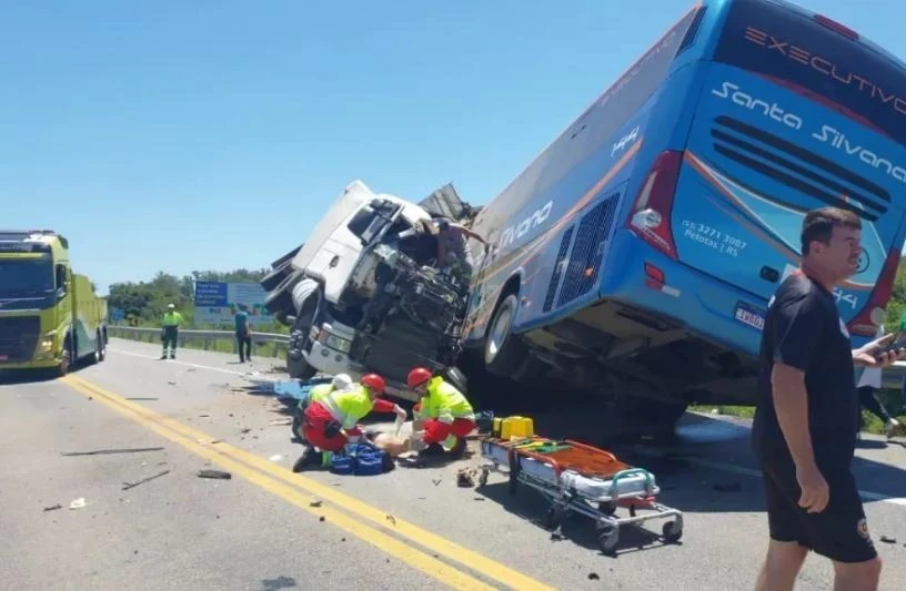 Brazil: Cướp xe tải gây tai nạn chết 6 người tại Paraná | Vietnam+ ...