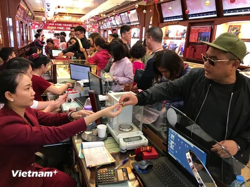 Thương hiệu SJC giữ vững 80 triệu đồng, vàng nhẫn thêm 50.000 đồng mỗi ...