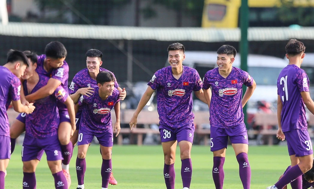 Đội tuyển U22 Việt Nam tham dự Giải Bóng đá Quốc tế CFA Team China 2025 | Vietnam+ (VietnamPlus)