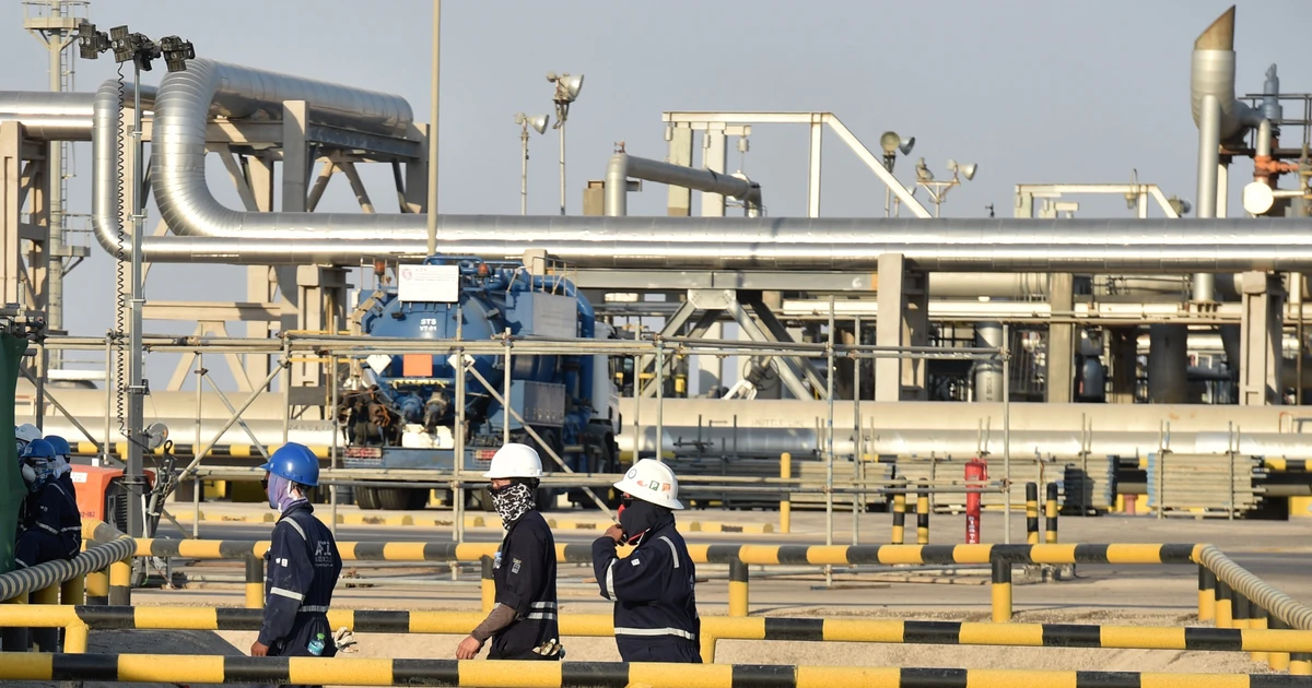 Thời khắc chạm 'đỉnh' của dầu mỏ thế giới đang đến gần | Vietnam+ ...