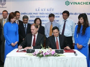 Vinachem-Unilever hợp tác cung ứng nguyên vật liệu | Vietnam+ (VietnamPlus)