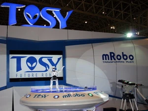 Robot TOSY dự triển lãm công nghệ CEATEC 2012 | Vietnam+ (VietnamPlus)
